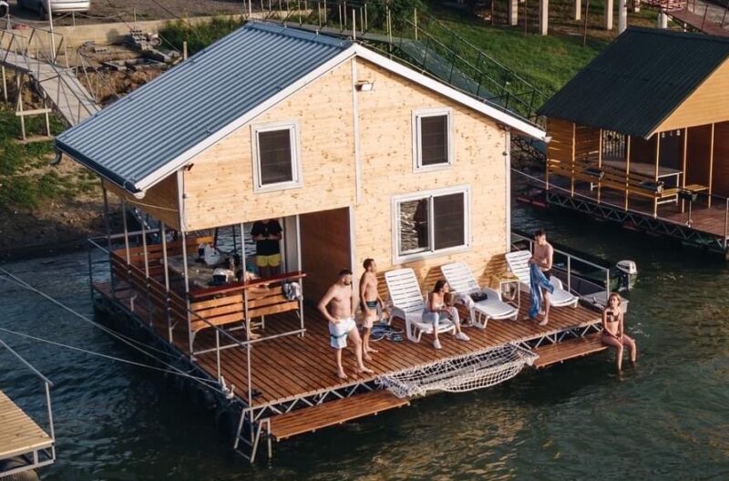 Splav na dan Perla - Proslave do 10 gostiju na reci Savi u mestu Umka