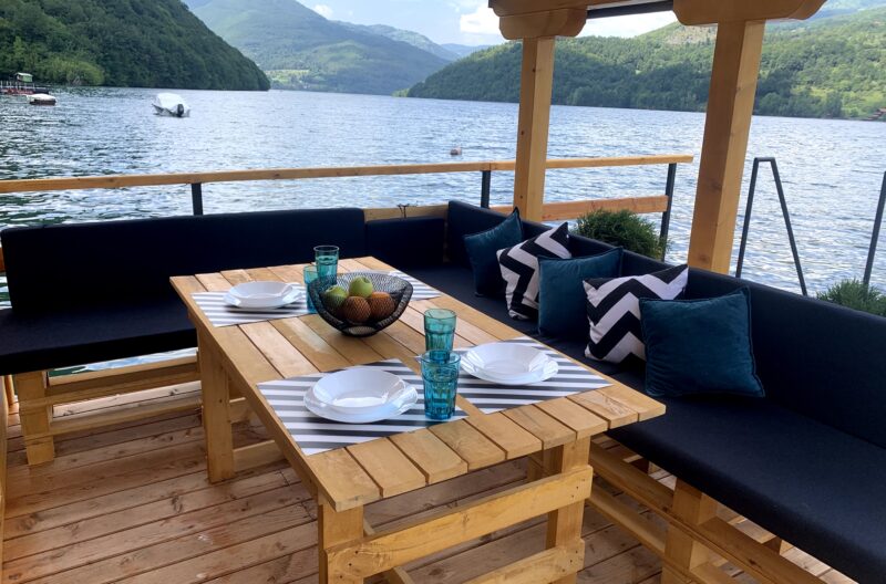 Splavovi Perućac - smeštaj kućica na vodi, iznajmljivanje, cena