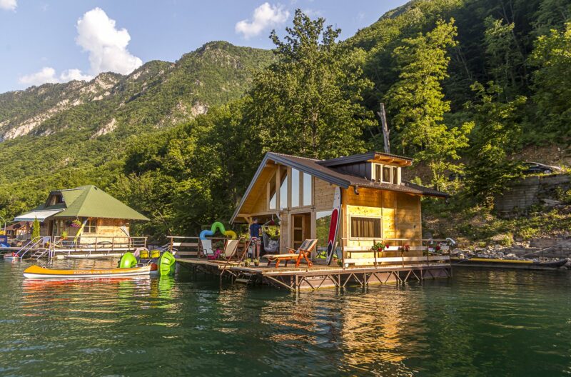 Splavovi Perućac - iznajmljivanje i cene | Splav-na-dan