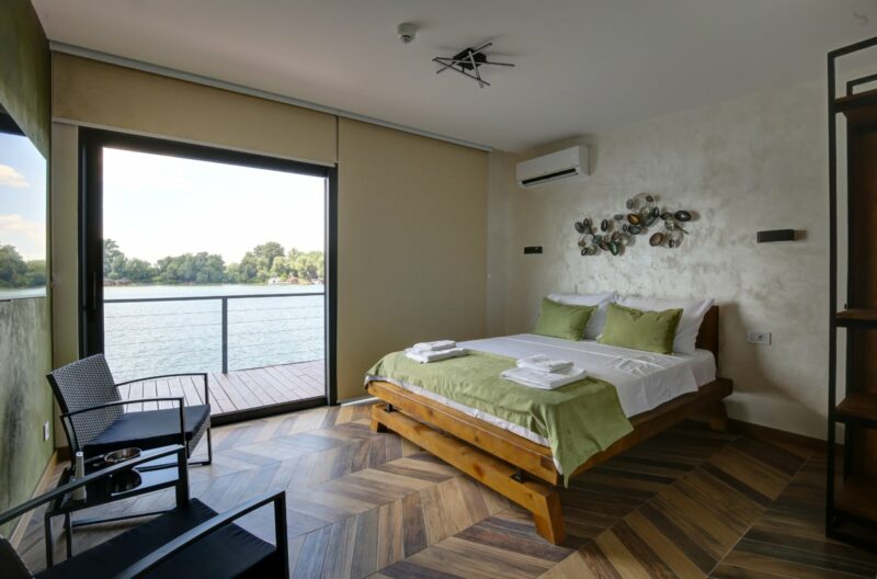 Splav na dan Shoom - Provedite najlepše trenutke van grada na reci Savi!