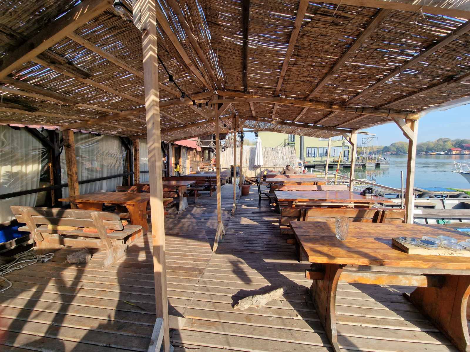 Splav na dan Beli Vrabac - 45 blok, Savski kej, Novi Beograd