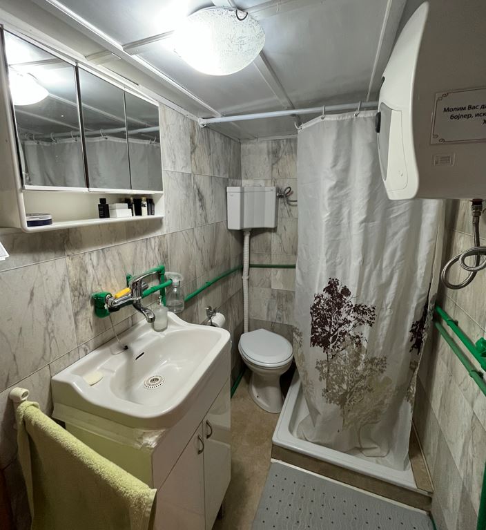 Splav Flow - Tražiš idealno mesto? Odmor, uživanje i proslave na reci!