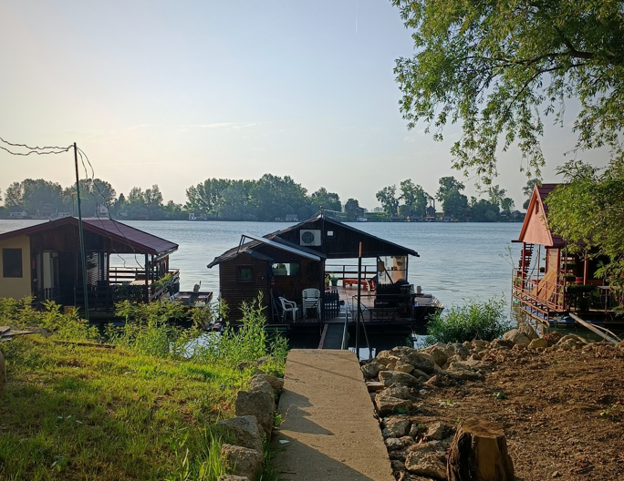 Splav na dan Shoom - Provedite najlepše trenutke van grada na reci Savi!