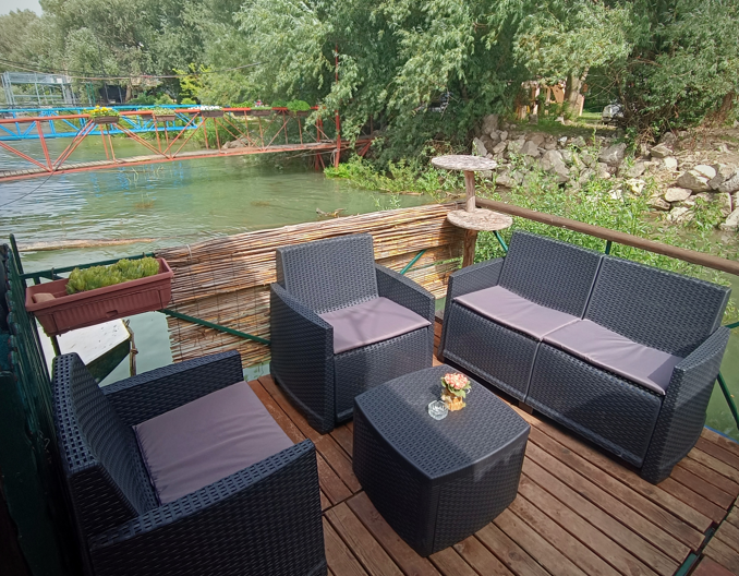 Splav na dan Shoom - Provedite najlepše trenutke van grada na reci Savi!