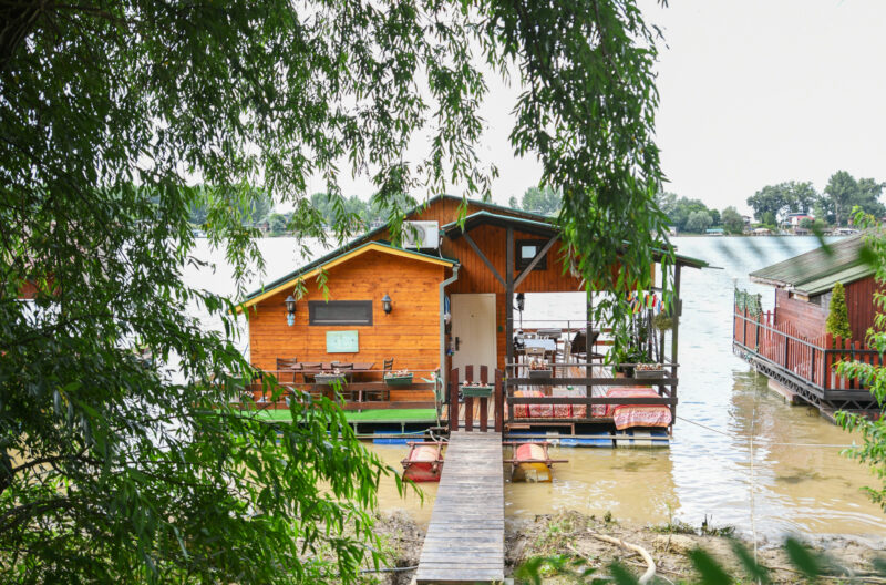 Splav na dan Shoom - Provedite najlepše trenutke van grada na reci Savi!