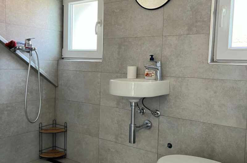 Twins Water House - Dobrodošli na očaravajući luksuzni splav na reci Savi!