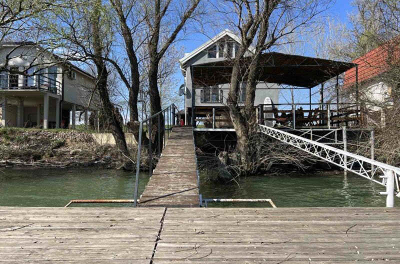 Twins Water House - Dobrodošli na očaravajući luksuzni splav na reci Savi!