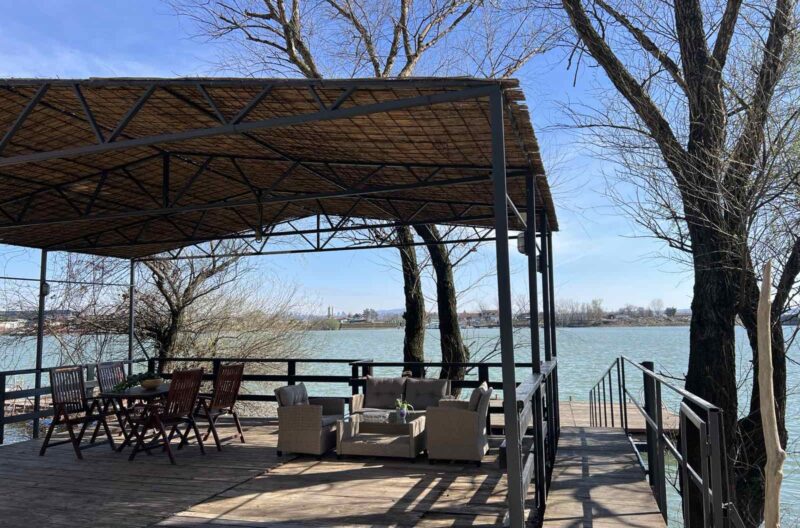 Twins Water House - Dobrodošli na očaravajući luksuzni splav na reci Savi!