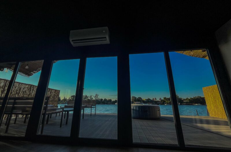 Splav na dan Ada Pool - opušteno, veselo, urbano! 💦🍹 Bazen!