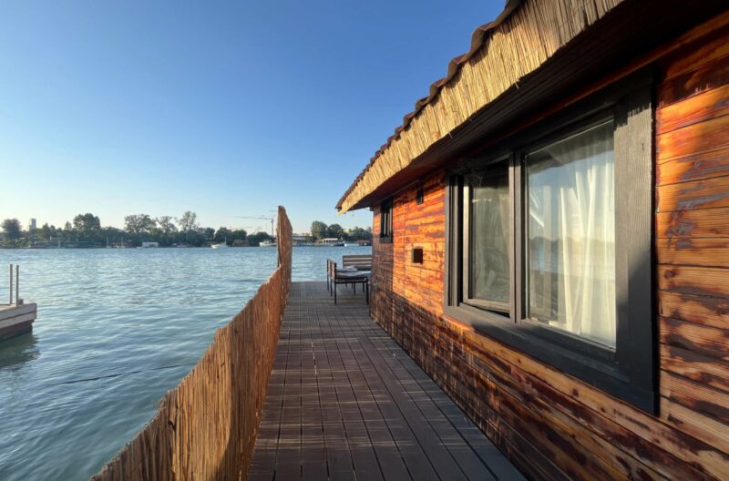 Splav na dan Ada Pool - opušteno, veselo, urbano! 💦🍹 Bazen!